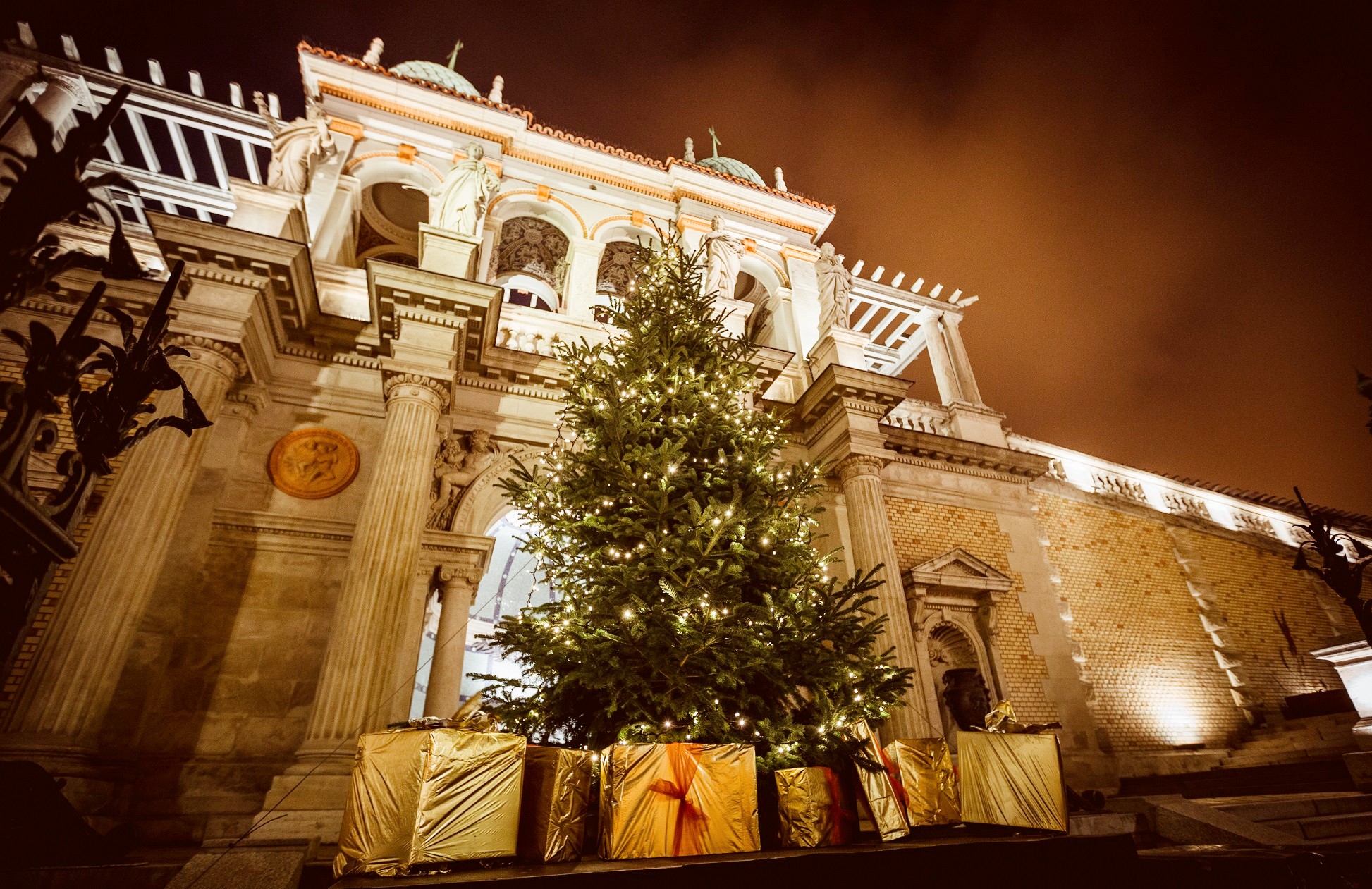 Christmas Markets In Budapest 2024 | Which Ones To Visit?